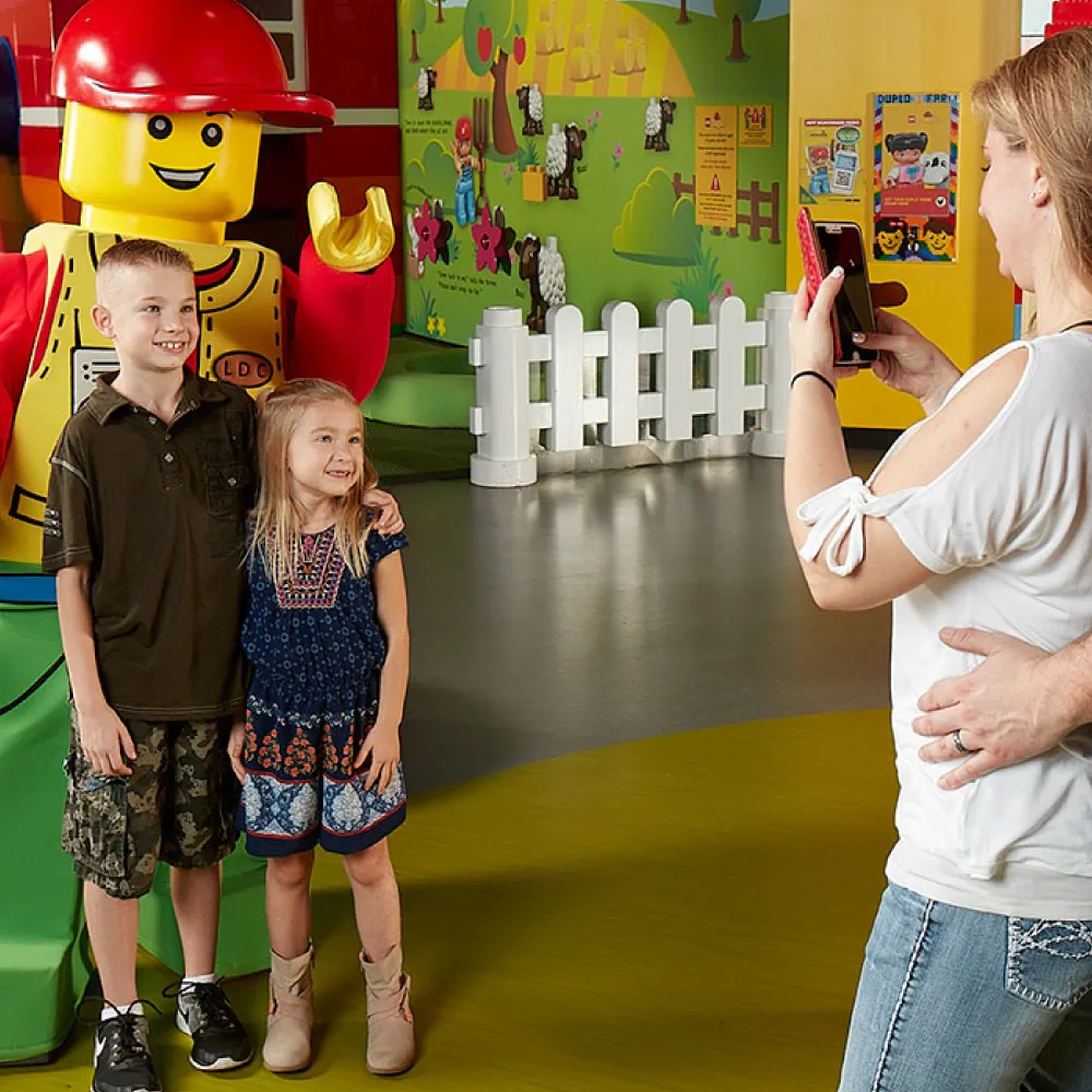 LEGO® Characters Meet & Greet | LEGOLAND Discovery Centre Toronto